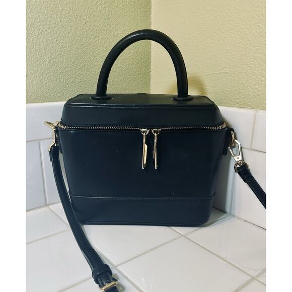 Izzy & Ali | Bags | Izzy Ali Double Vegan Leather Sorento Tote ...